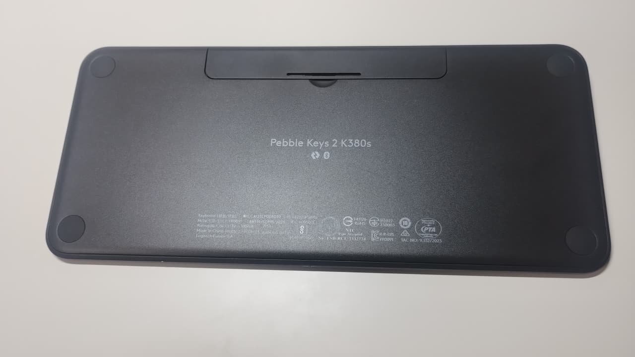 ロジクール Pebble Keys 2 K380sをレビュー！外出先で使いたいワイヤレスキーボード | ロムグレート
