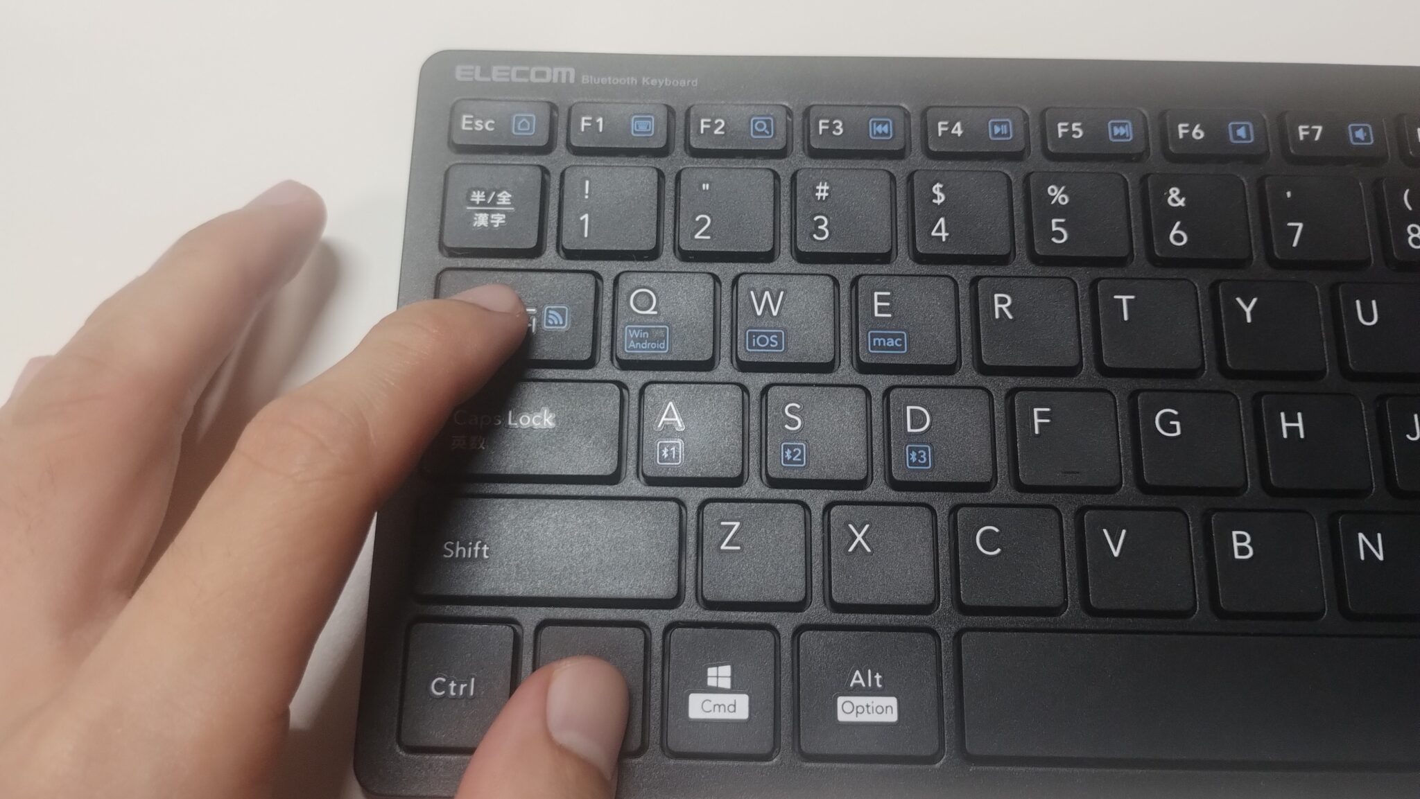 ワイヤレスキーボードの接続方法をわかりやすく解説！ | ロムグレート