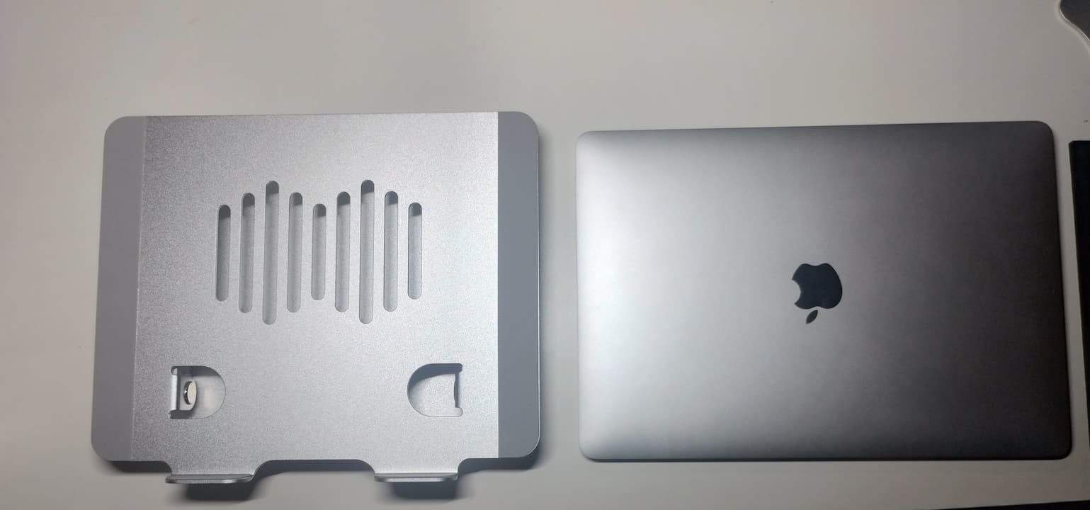 ノートパソコンを快適に使える便利グッズを紹介！在宅ワークやリモートワークにおすすめ | ロムグレート